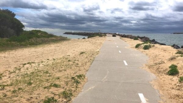 Blacksmiths Beach & Grannies Pool | Lake Mac Family Life